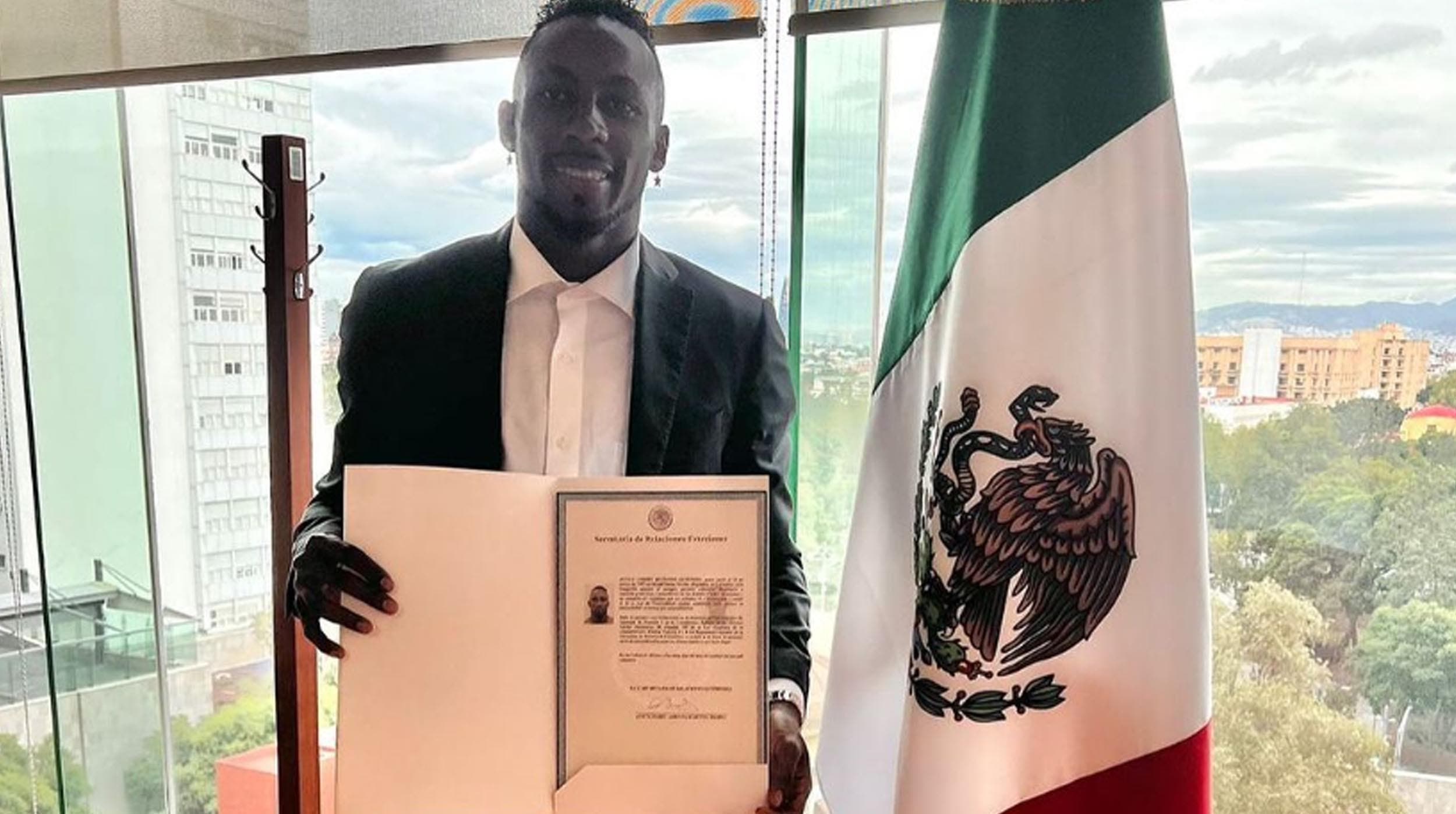 ¡Ya es mexicano!: Recibe Julián Quiñones su naturalización | Noticias | Diario de Morelos