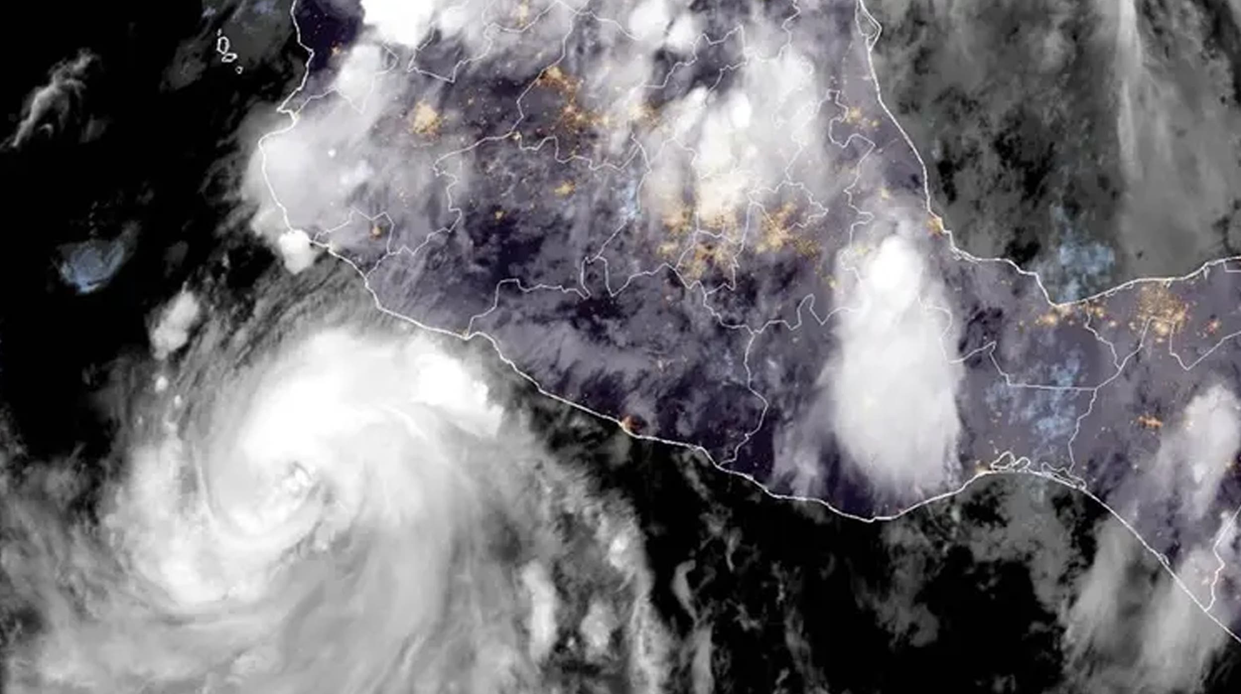 Flossie sube a categoría 2 y amenaza con convertirse en huracán mayor | Diario de Morelos ...