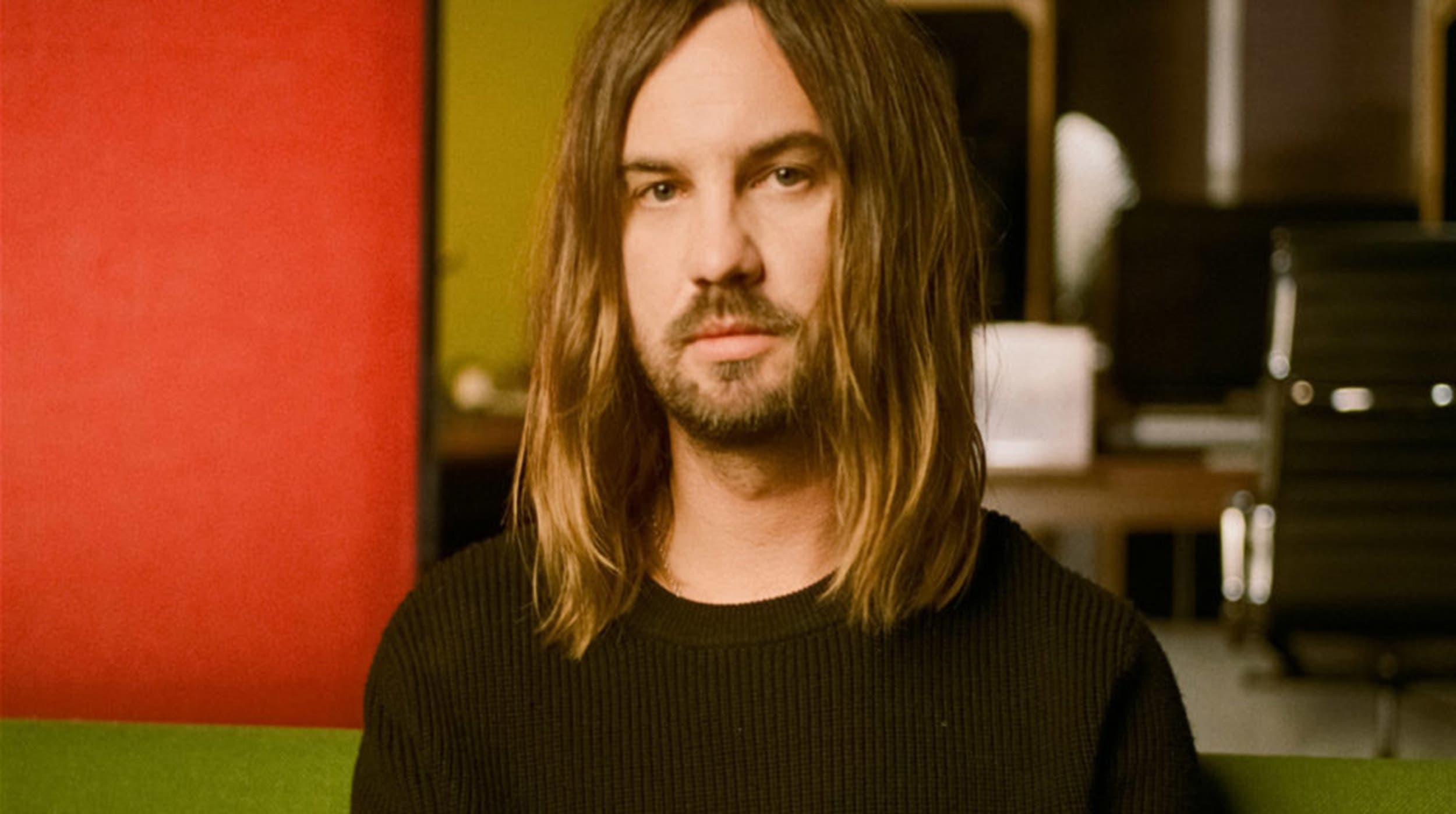 Kevin Parker se fracturó; las fechas de Tame Impala siguen en pie