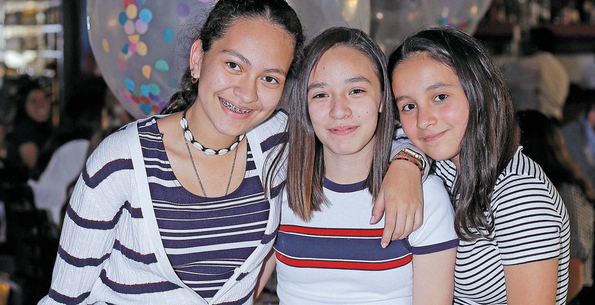 Sofía Cacho invitó a sus amigas a una comida para celebrar su ...