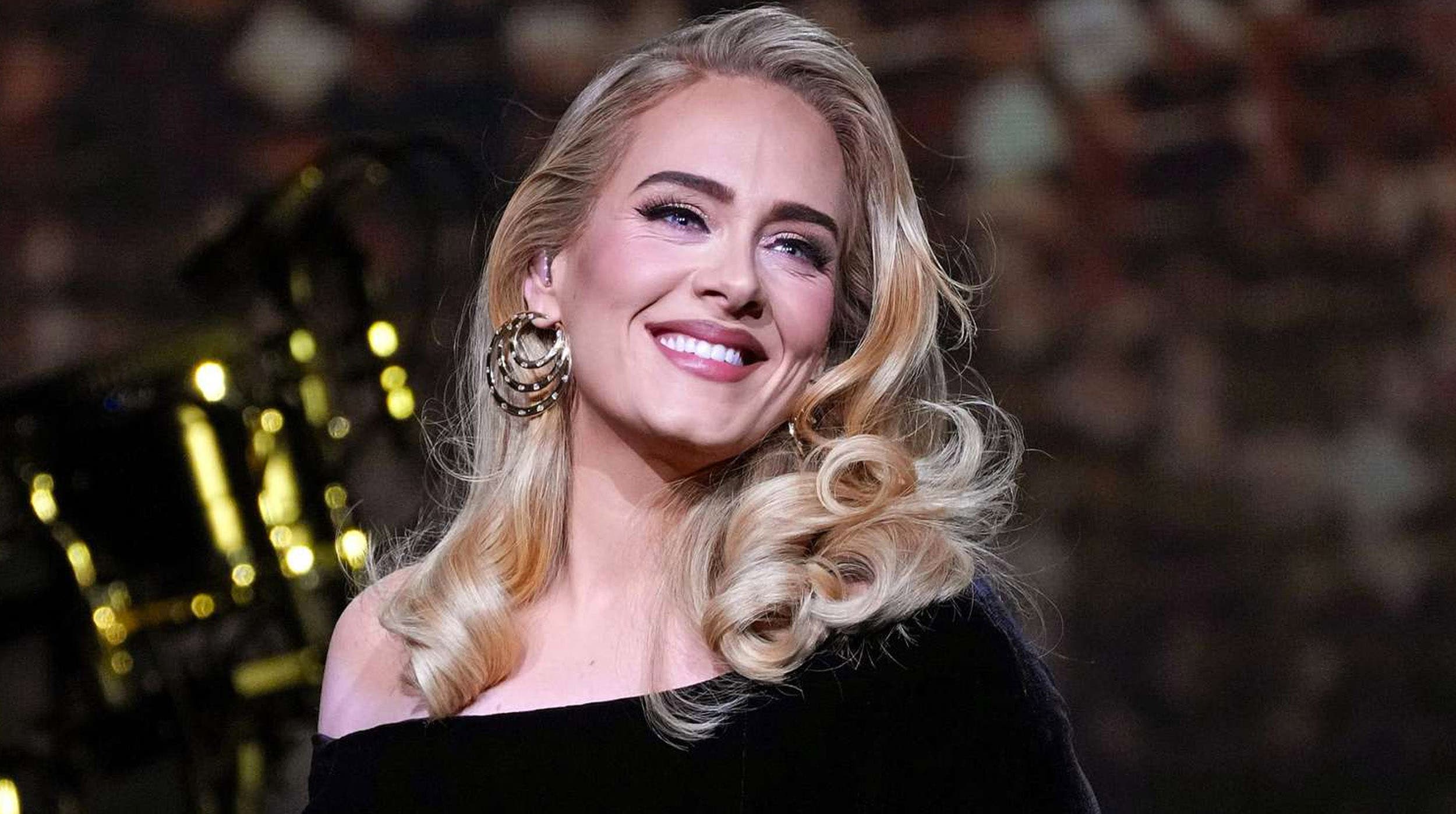 Adele invitada para conocer fábrica de los peluches del Dr. Simi