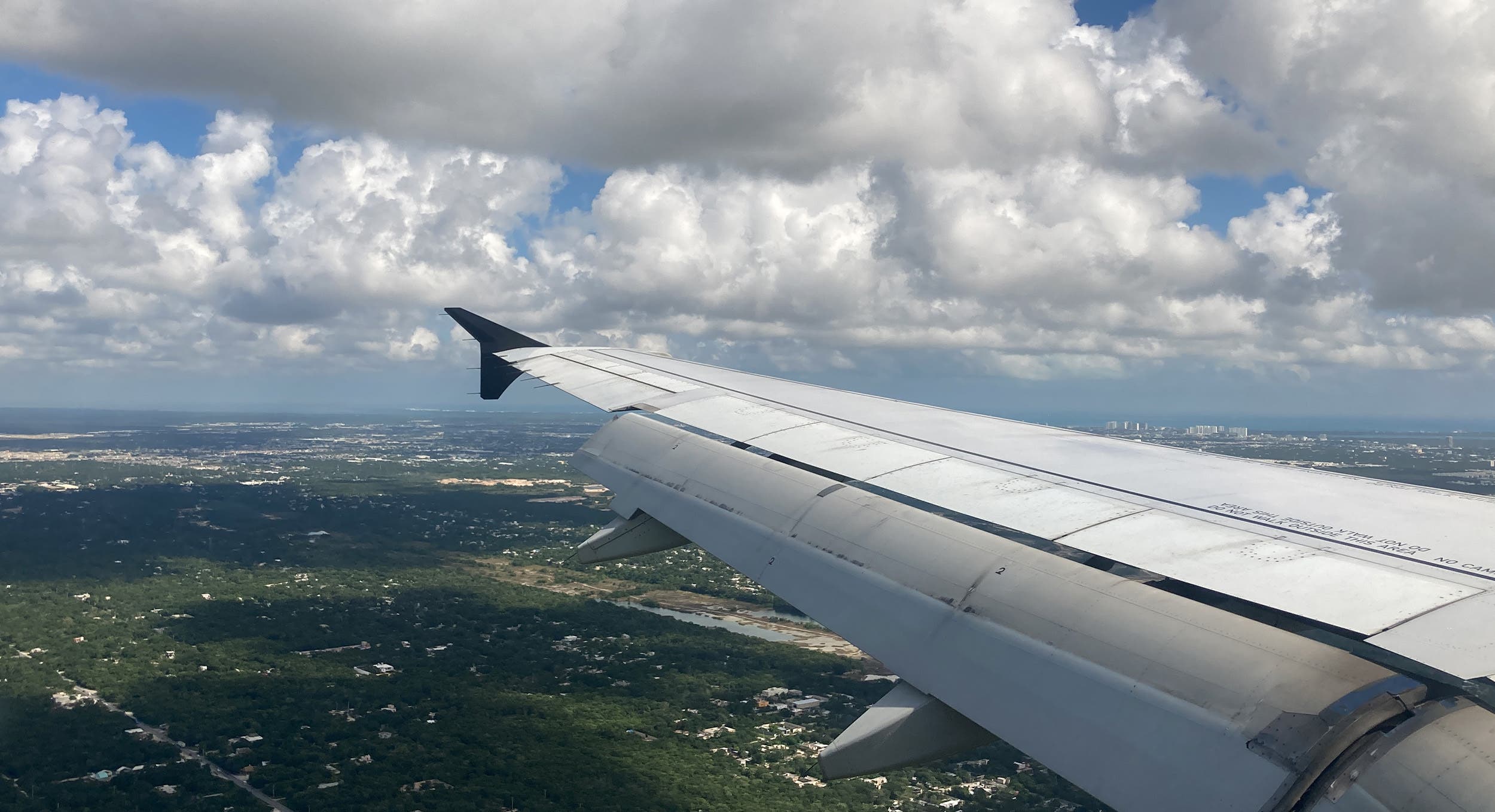 Si vas a salir de vacaciones esta temporada y viajas en avión, esto ...