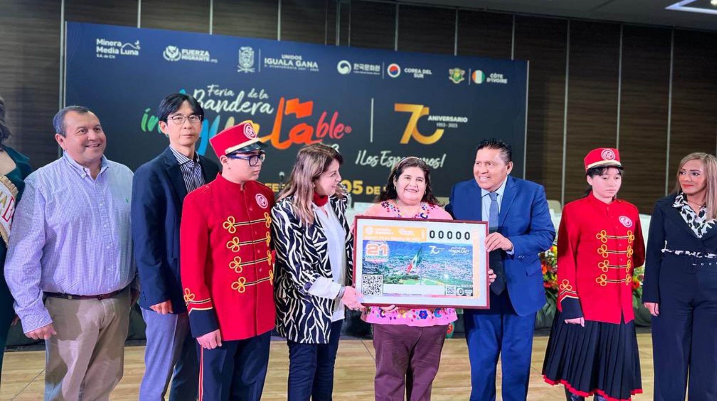 Celebra Lotería Nacional a la Bandera | Noticias | Diario de Morelos