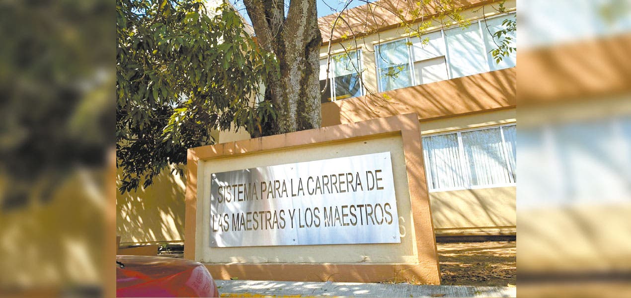 Entrega IEBEM 41 plazas temporales en Morelos | Noticias | Diario de ...