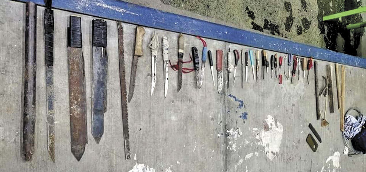 Decomisan armas blancas ‘hechizas’ en operativo en penal de Atlacholoaya | Noticias | Diario de ...