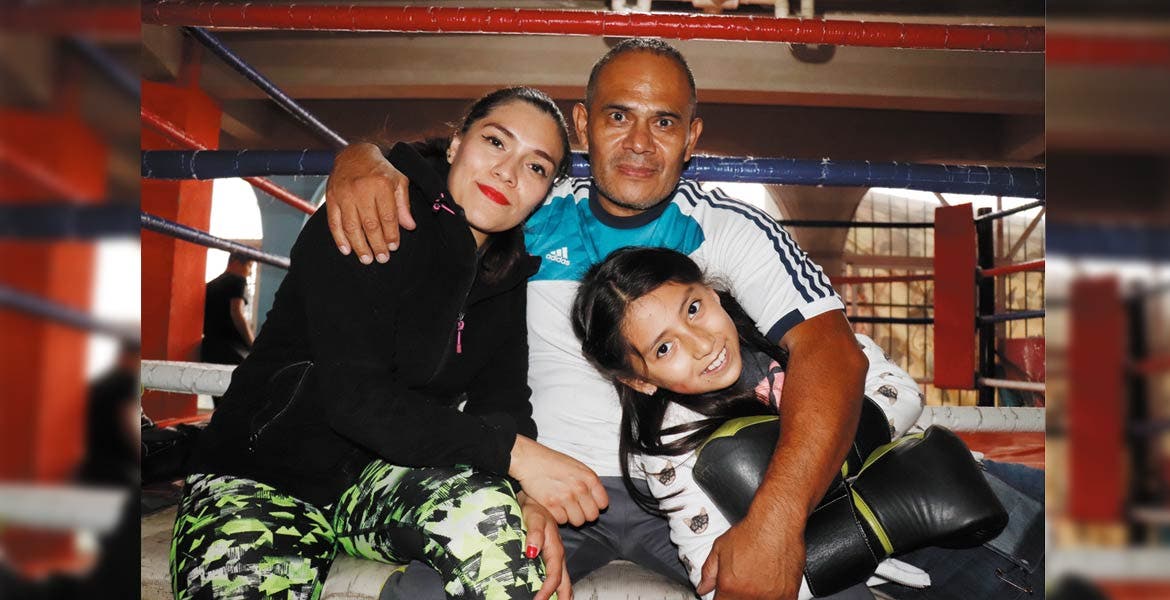 Comparte su pasión con sus hijas; el entrenador Rodolfo Contreras ...