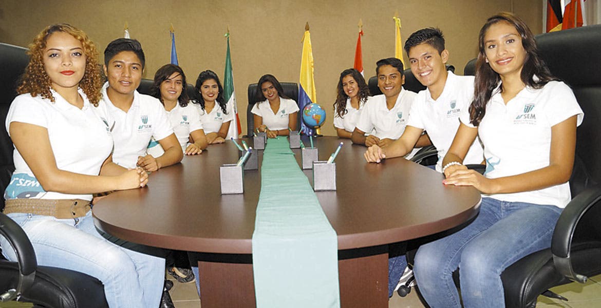 Egresan nueva generación de estudiantes de UTSEM | Noticias | Diario de ...