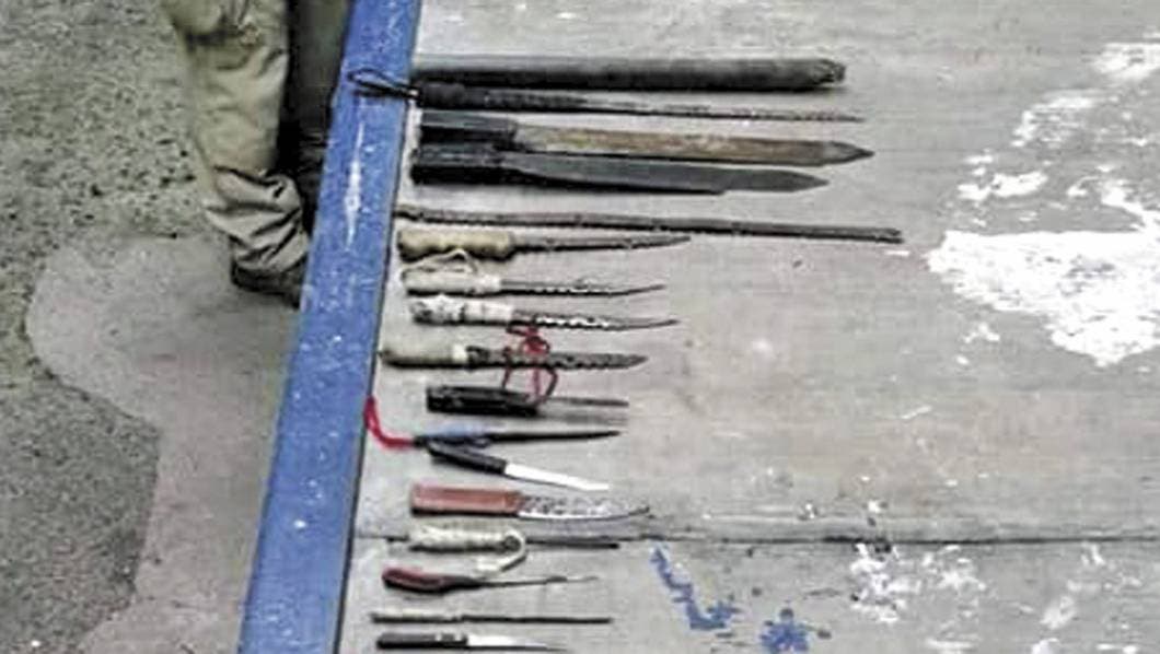 Decomisan armas blancas ‘hechizas’ en operativo en penal de Atlacholoaya | Noticias | Diario de ...