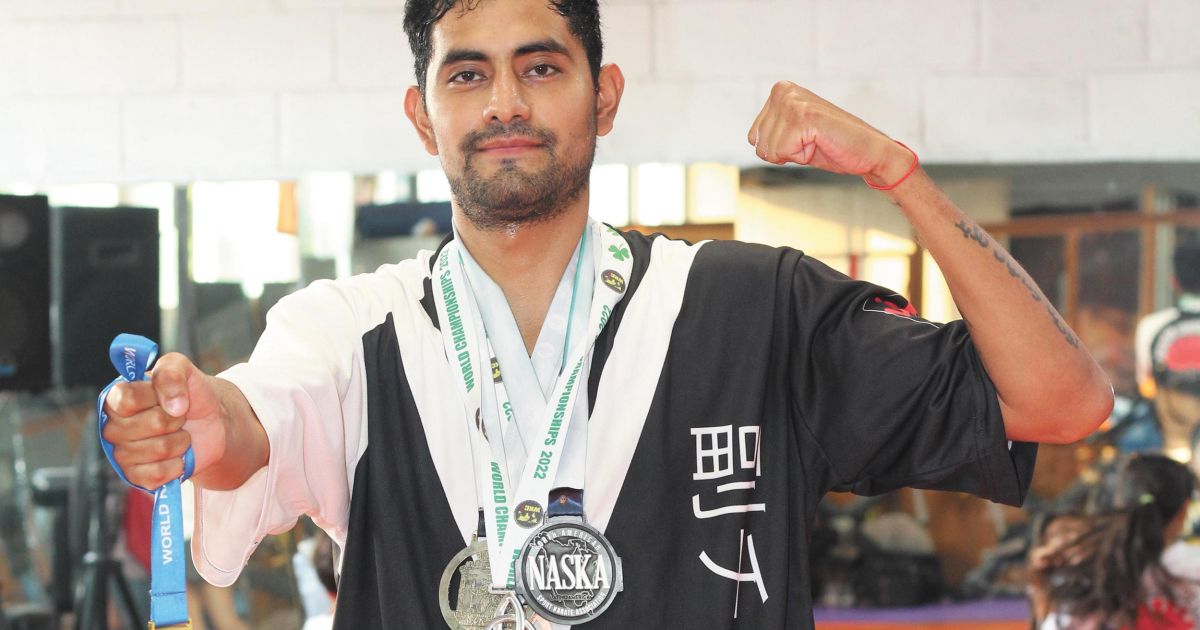 Daniel Peña regresa a su escuela tras ganar título mundial en el WKU ...