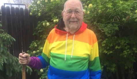 Sale "del clóset" abuelito y ahora buscó al amor de su vida